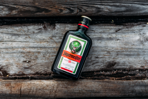 12 Best Green Chartreuse Substitutes For A Perfect Cocktail