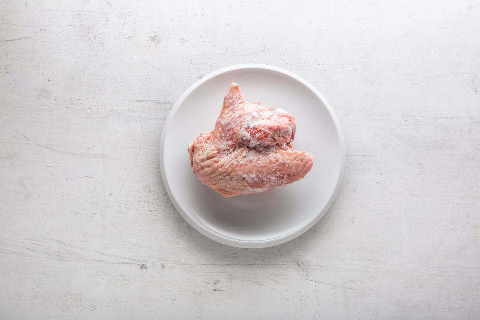 How To Thaw A Turkey Overnight In 7 Holiday-Friendly Steps