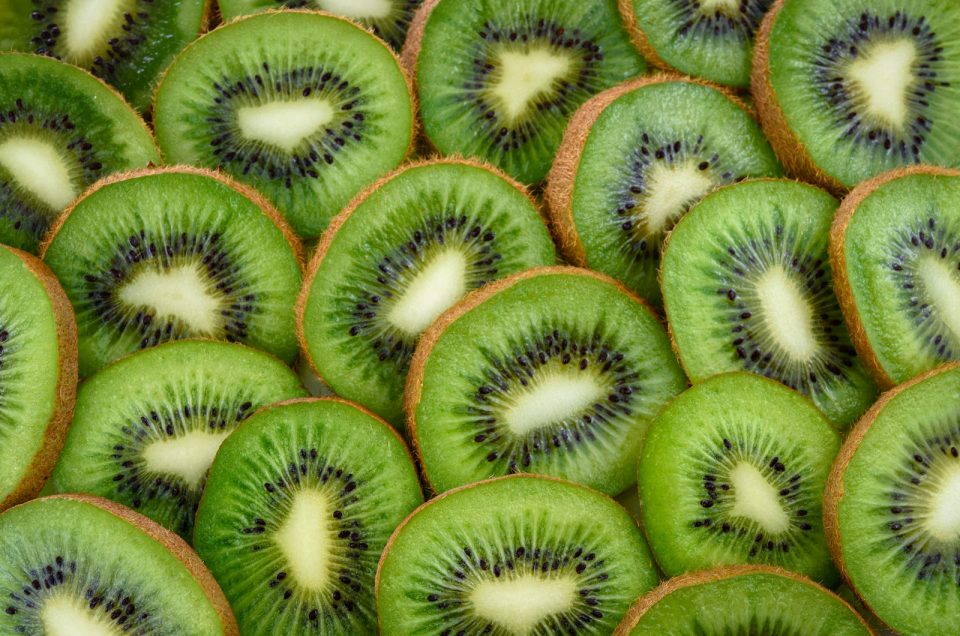 25 Fruits That Start With K (From Kiwi To Kokoneos!)