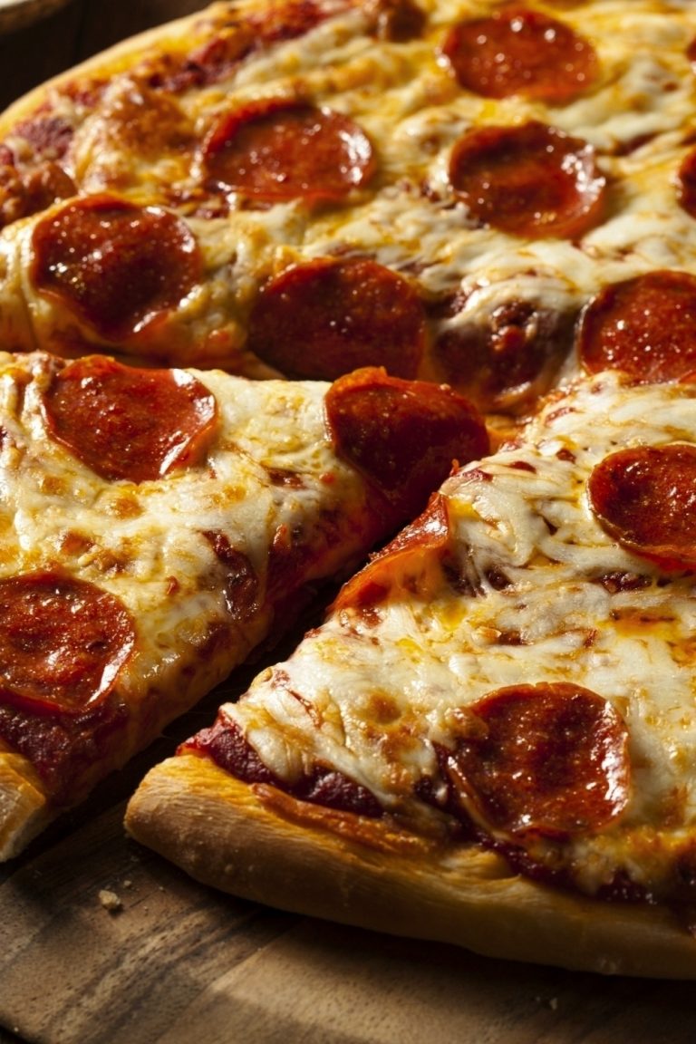 How Many Slices In A 10-Inch Pizza? 10-Inch Pizza Info