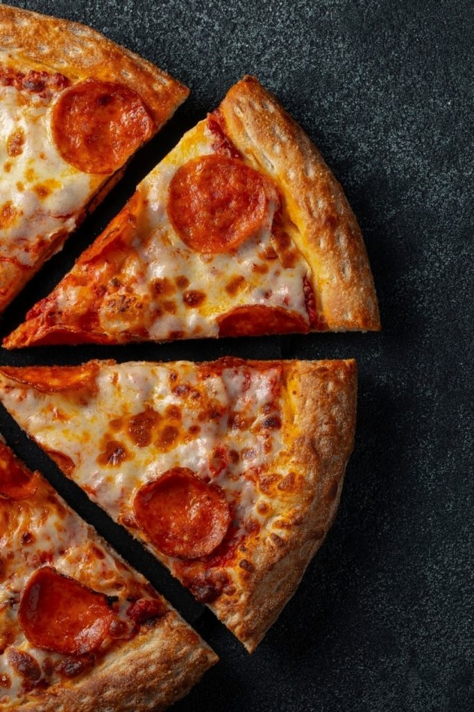 How Many Slices In A 10-Inch Pizza? 10-Inch Pizza Info