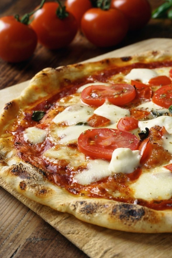 How Many Slices In A 10-Inch Pizza? 10-Inch Pizza Info