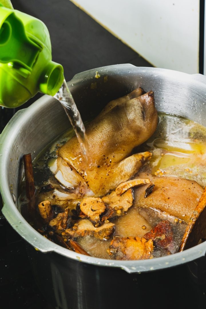 How Long Can Cooked Pork Sit Out? + Main Storage Tips