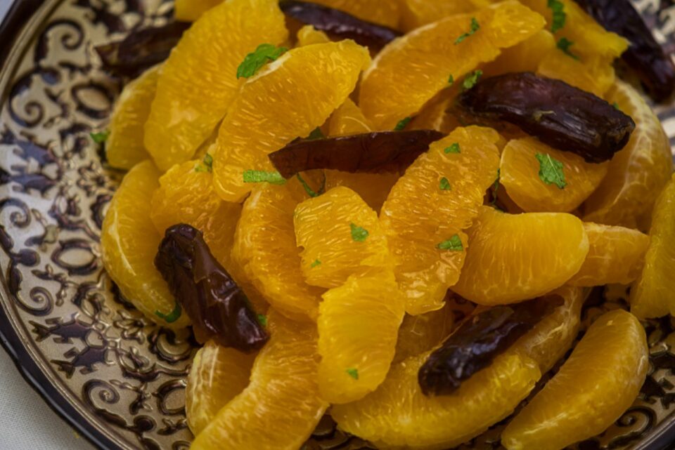 What Do Dates Taste Like And What Goes Well With Them?