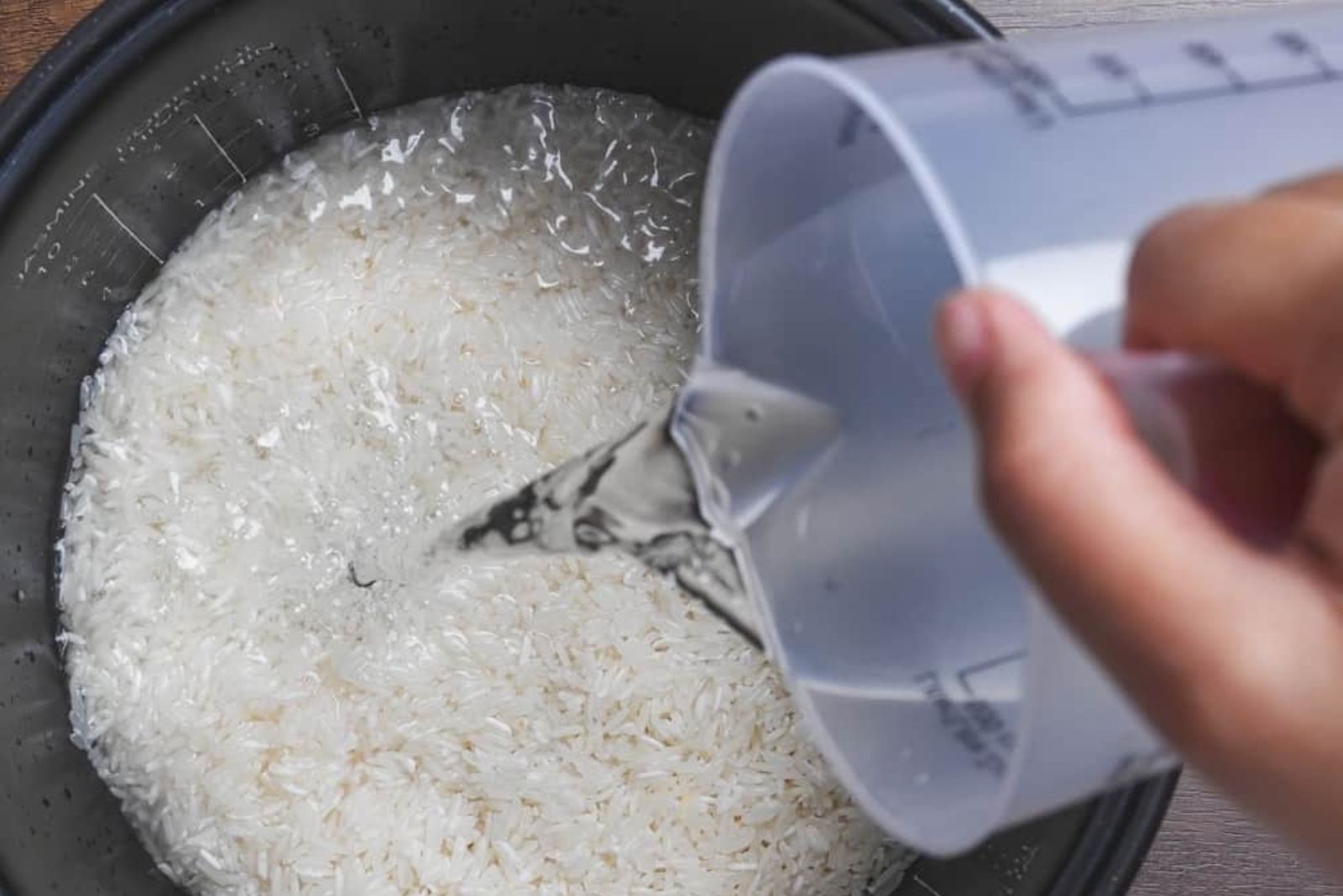 How Much Water Do You Need To Cook 2 Cups Of Rice? (Recipe)