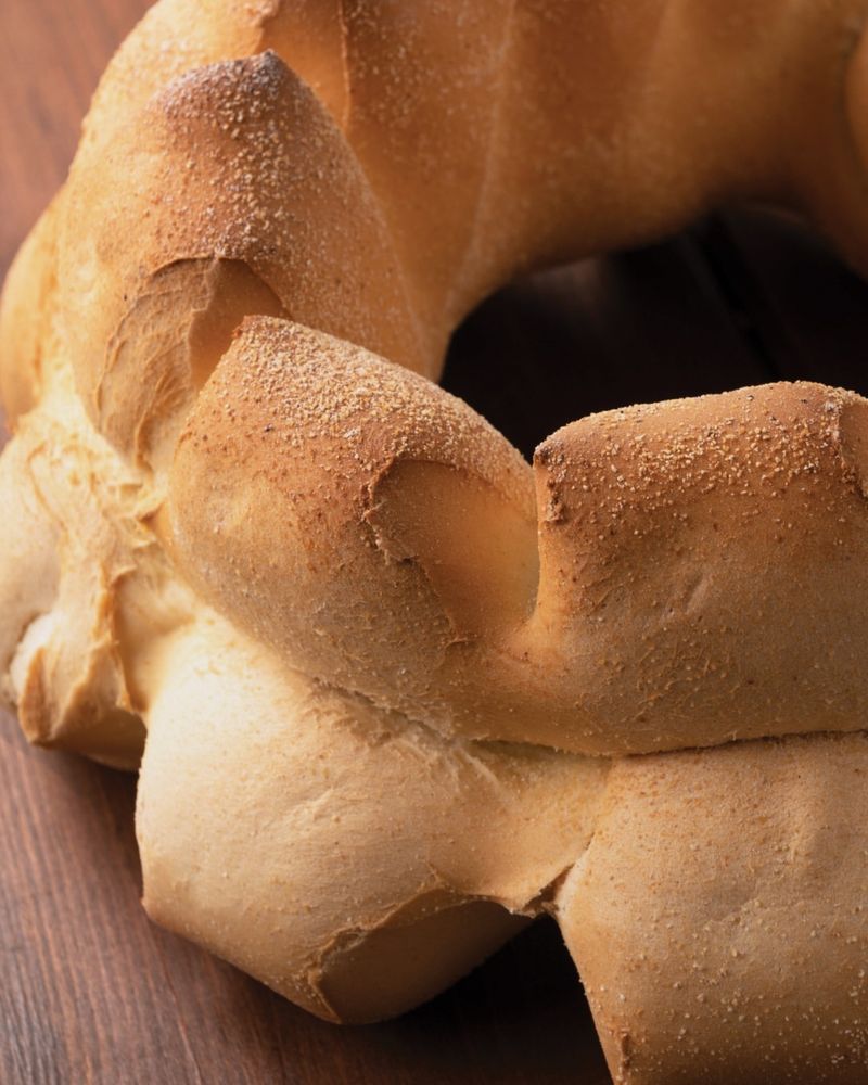 23 Restaurant Chains That Serve Bread So Good It Steals The Show