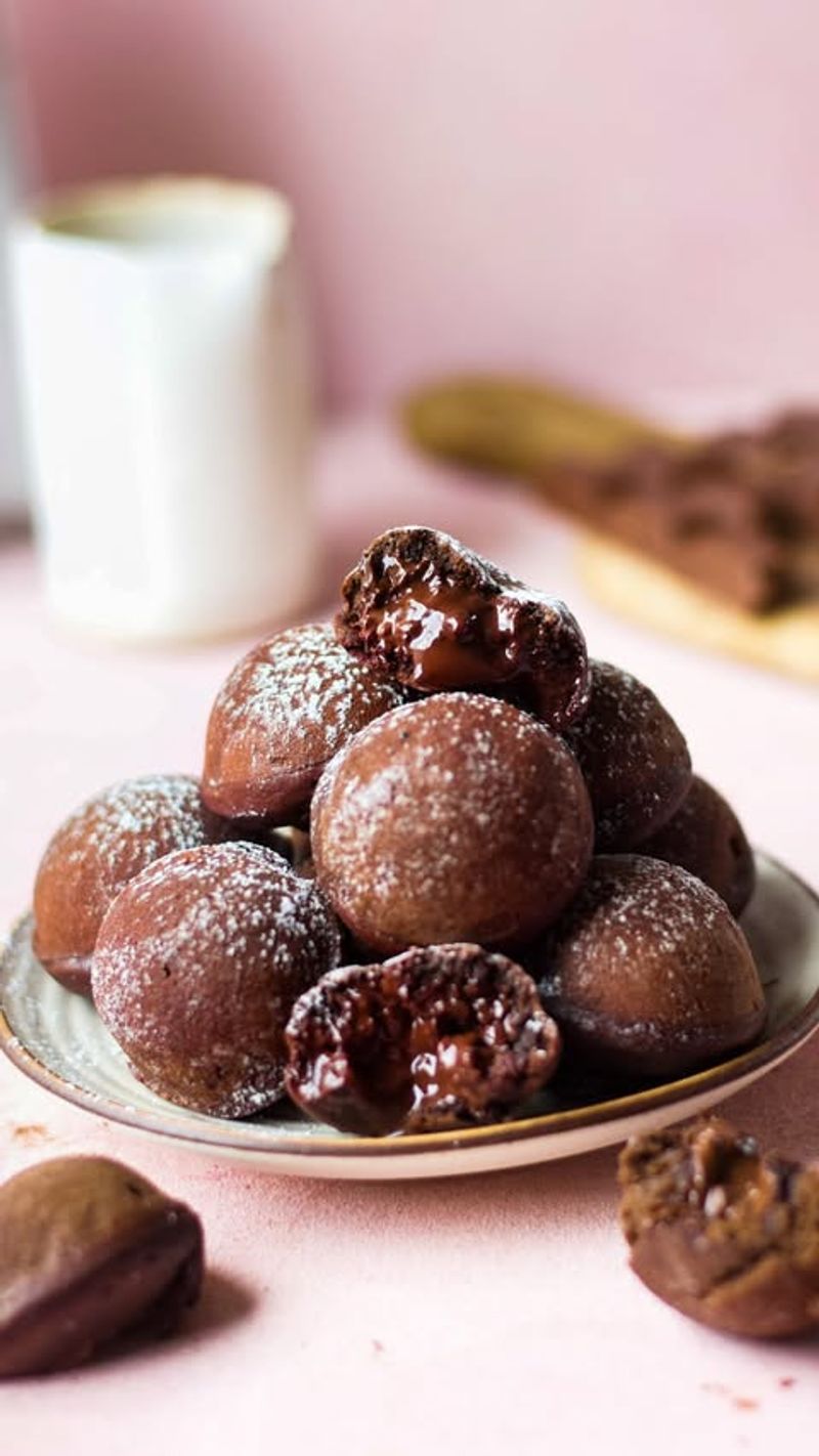 30 Bite-Sized Cakes For When You’re Craving A Sweet Treat