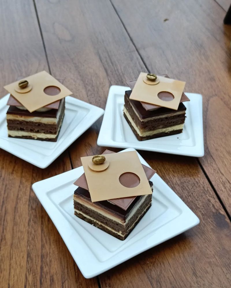 30 Bite-Sized Cakes For When You’re Craving A Sweet Treat