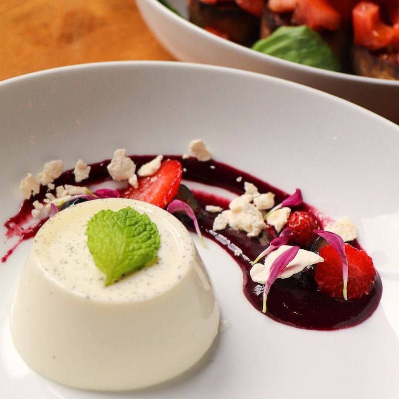 30 Irresistible Sweet & Savory Gluten-Free Combos For Valentine’s Day