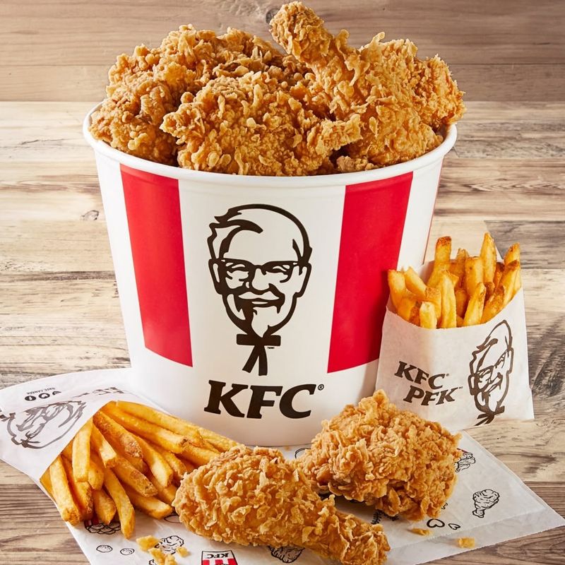 10 Fried Chicken Chains Chefs Actually Eat At