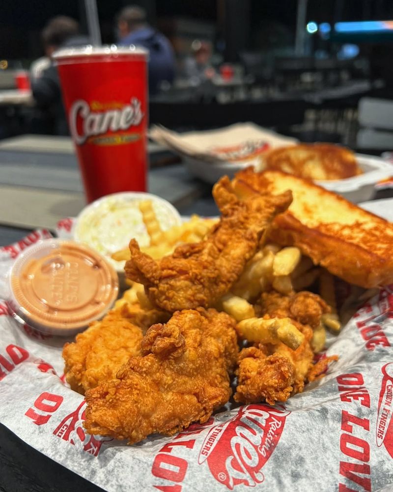 10 Fried Chicken Chains Chefs Actually Eat At