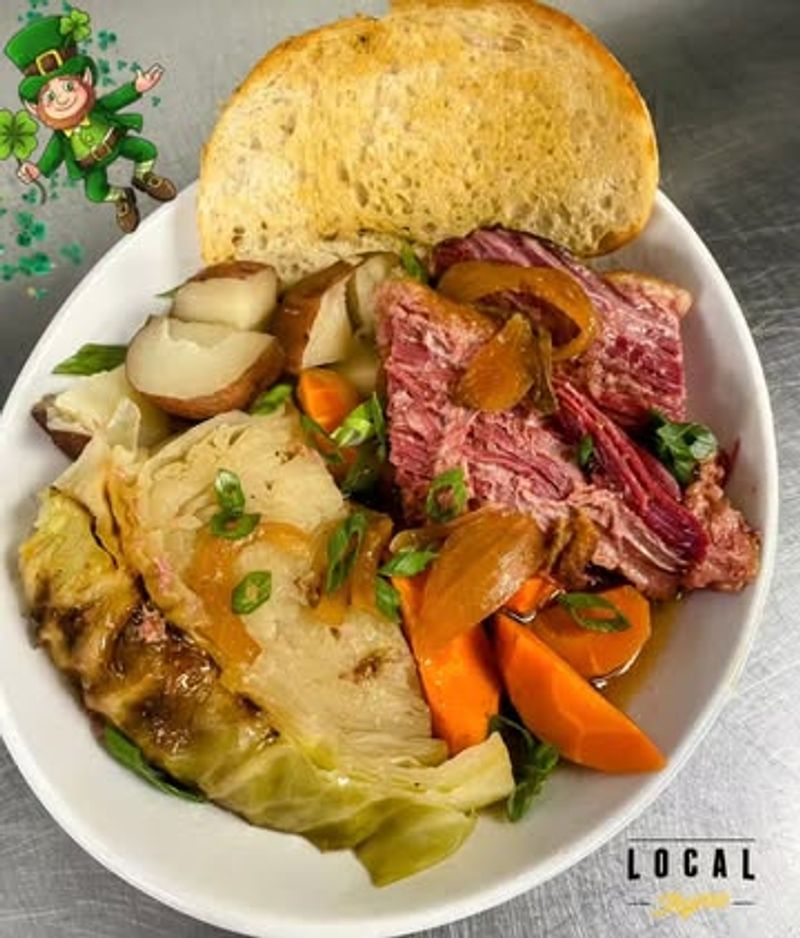 15 Classic And 10 Lesser-Known Canadian Foods You Have To Try (That ...