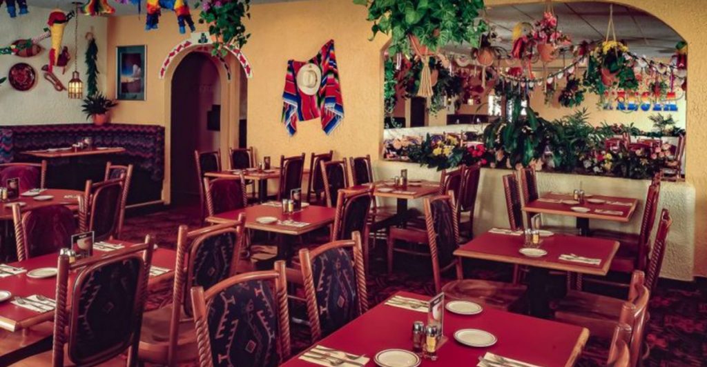 90s Kids Will Remember These 18 Now-Defunct Restaurant Chains