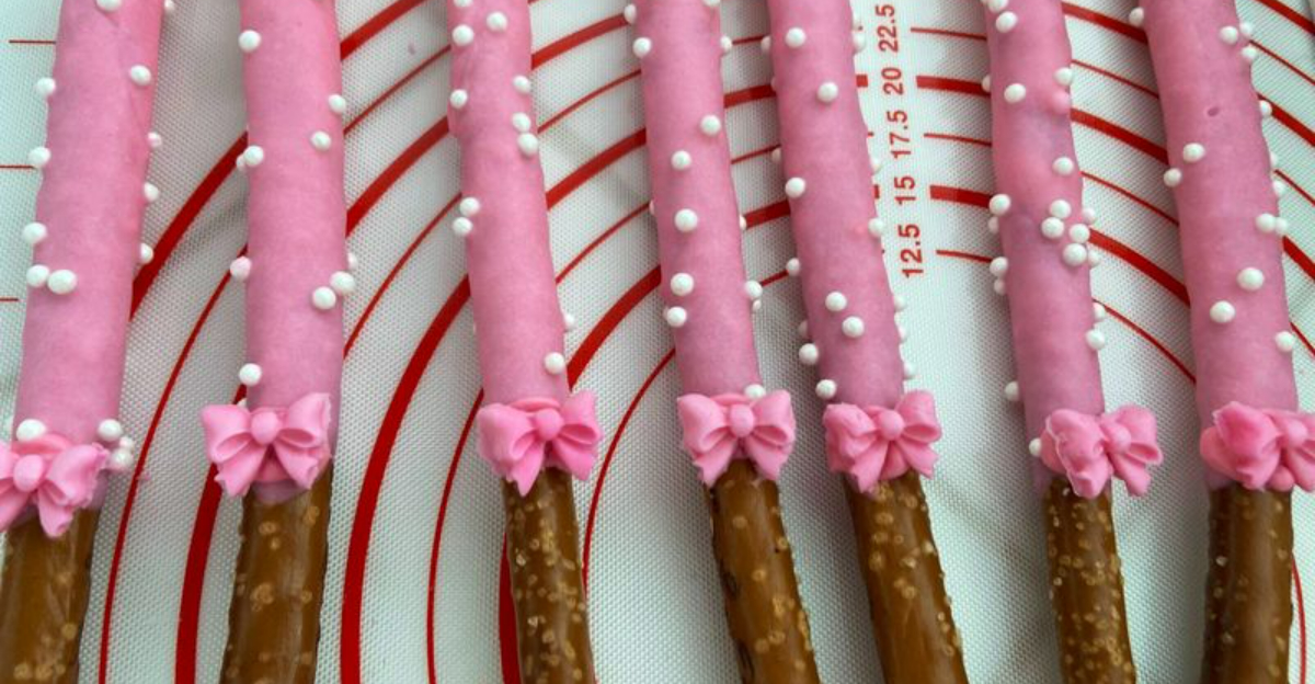 17 Minnie Mouse Party Snacks That Feel Like A Dream