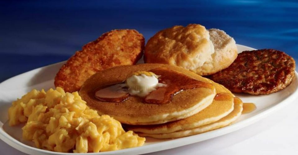 18 Must-Try Fast Food Breakfast Hits