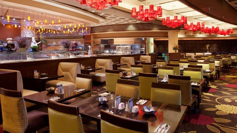 8 Seafood Buffets Across The U.S. Serving Fresh Catches And 7 More ...