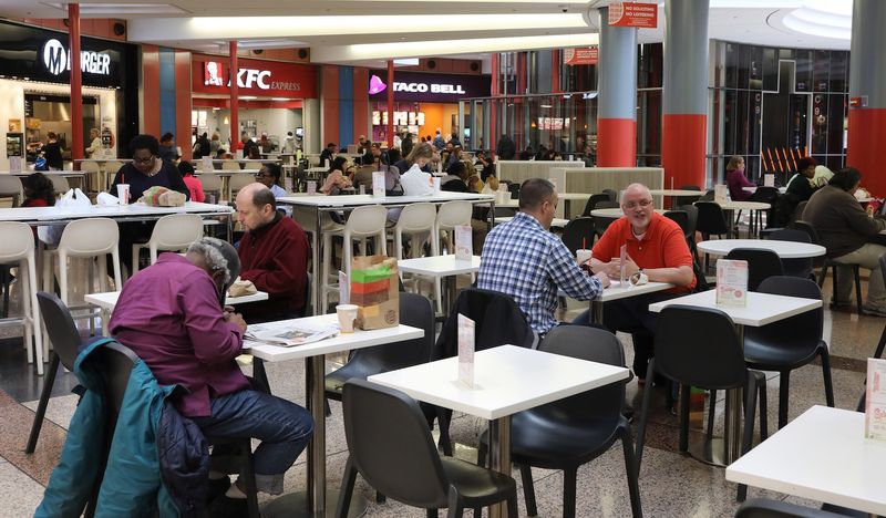 10 Mall Food Court Chains That Deserve A Comeback And 5 We're Glad Are Gone