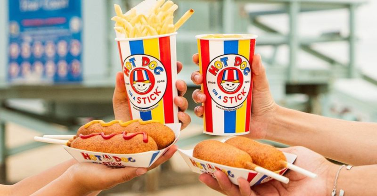 13 Chain Restaurants That Ruled The Food Court (But Vanished From Malls)