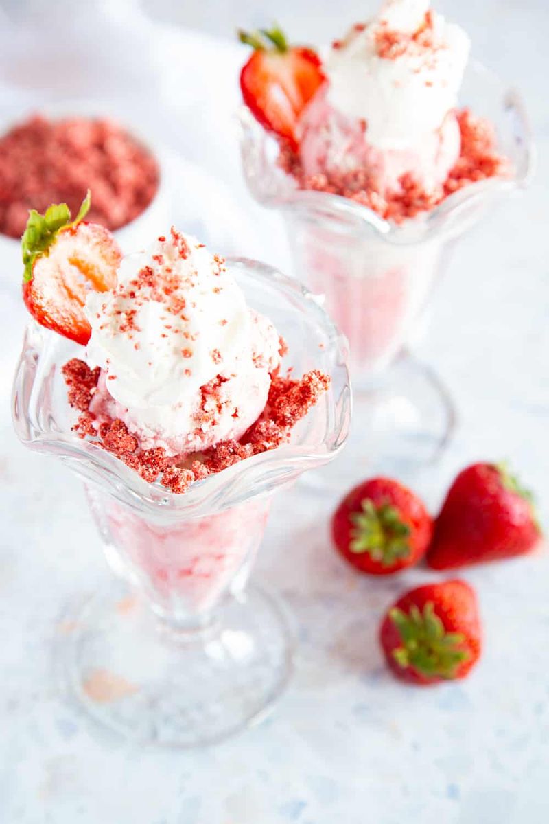 15 Ice Cream Sundae Ideas For Summer (Plus 5 Next-Level Ideas To Try)