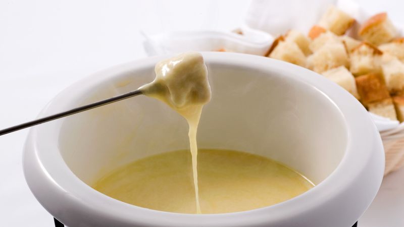 The Most Common Mistakes Everyone Makes When Cooking With Cheese