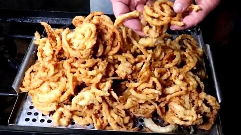 The Best 10 Onion Rings To Exist, Plus 5 Crispy Twists You'll Crave Forever