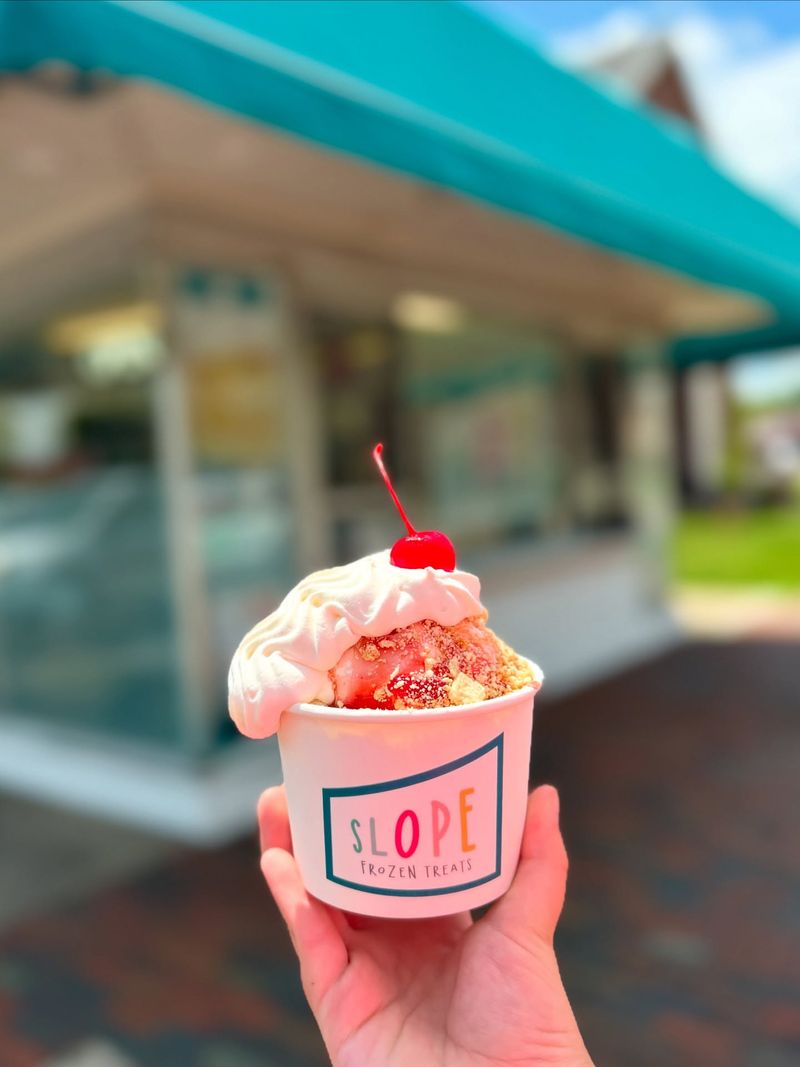 15 Ice Cream Sundae Ideas For Summer (Plus 5 Next-Level Ideas To Try)