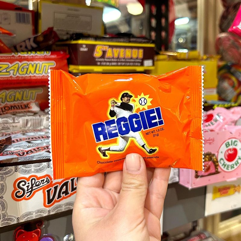 7 Popular Candy Bars That Disappeared From Shelves