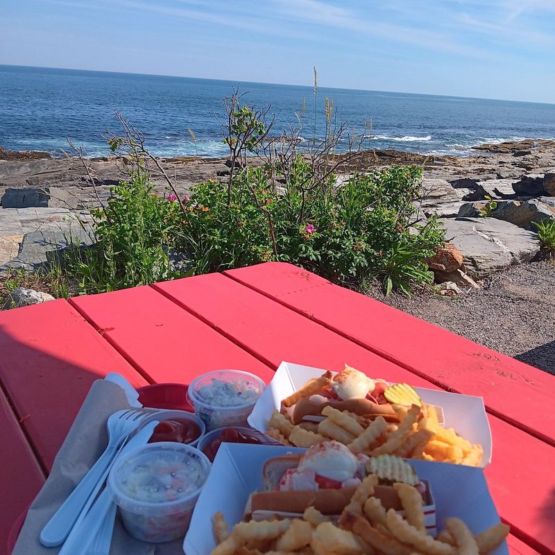 15 Oceanfront Maine Gems Where Seafood Tastes As Fresh As The Sea Breeze