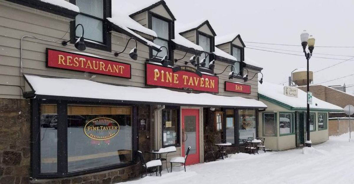 15 Oceanfront Maine Gems Where Seafood Tastes As Fresh As The Sea Breeze