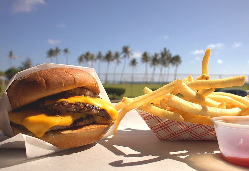 15 Hawaii Burgers That Bring Island Paradise To Your Plate
