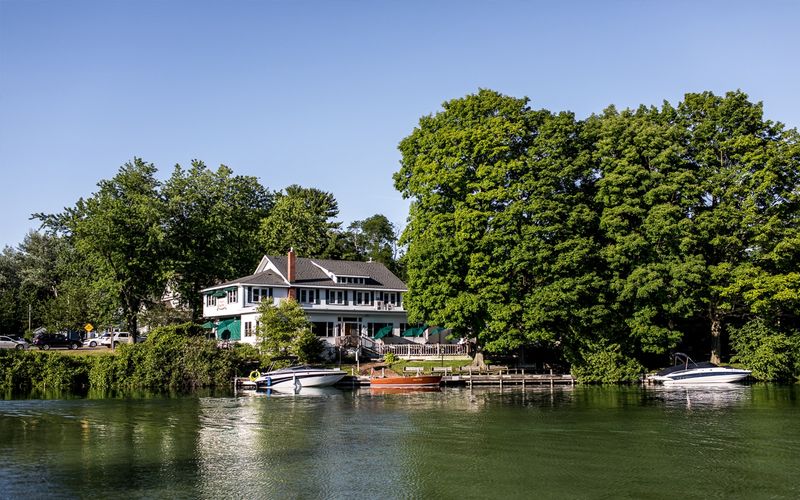 15 Michigan Lakefront Restaurants With Views As Good As The Food