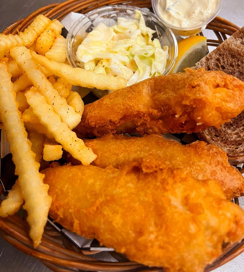 15 Mississippi Catfish Buffets Serving Endless Southern Comfort