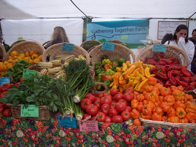 17 Best Farmers Markets In Oregon And What To Eat At Each One