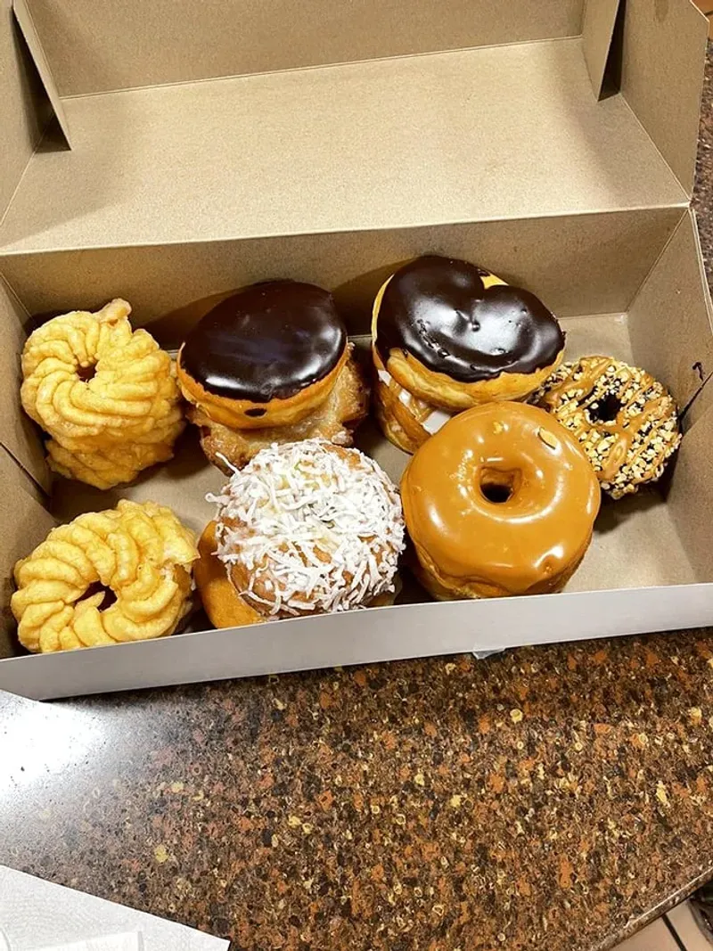 16 Florida Donut Shops Making Mornings Taste Like Dessert