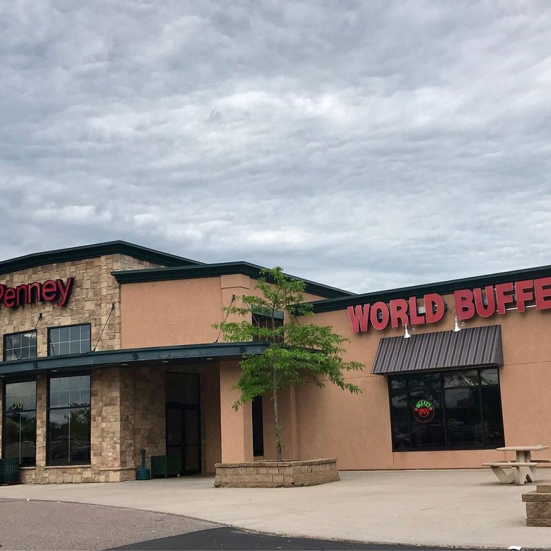 8 Wisconsin Buffets You Can Skip And 8 That Locals Swear By