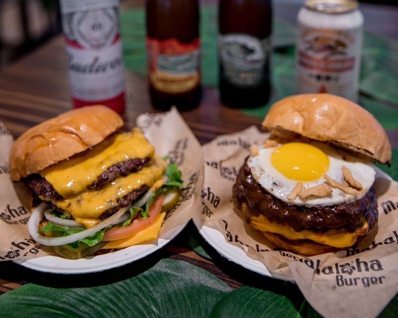 15 Hawaii Burgers That Bring Island Paradise To Your Plate