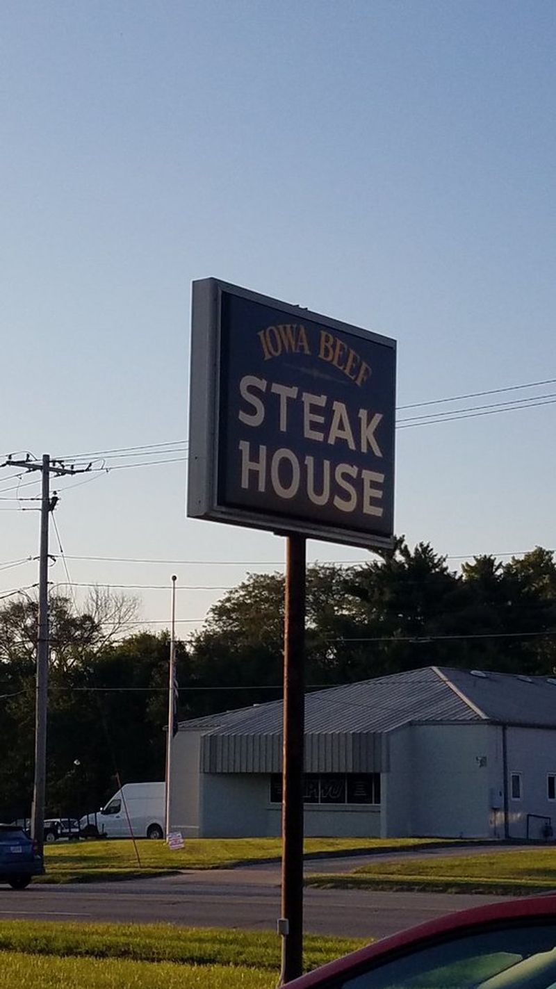 17 Iowa Steakhouses Serving Cuts Worth Savoring