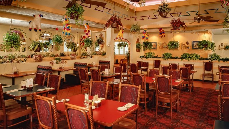 15 Beloved Indiana Restaurants We’d Give Anything To Dine At Again