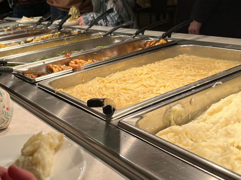 15 Retro Ohio Buffets Serving True 1980s Vibes