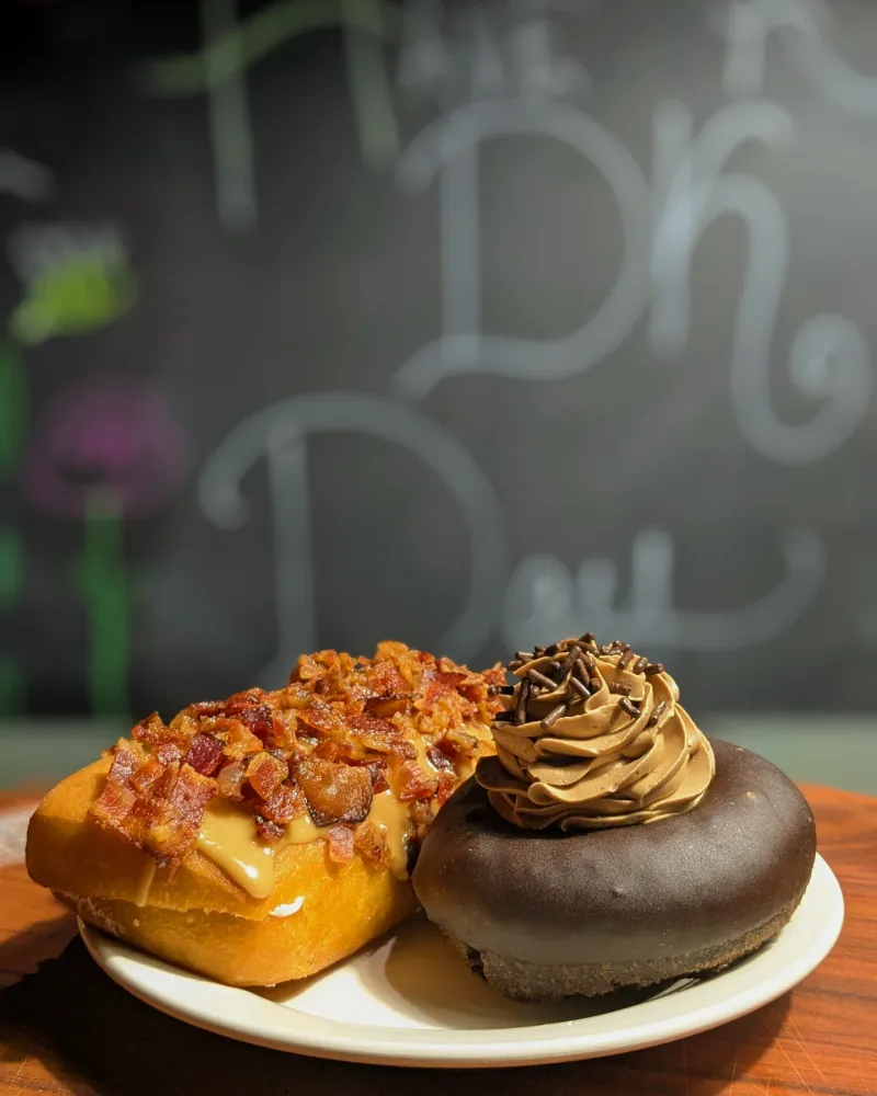 18 Of Ohio's Legendary Donut Shops That Won't Cost You Over $12 A Visit