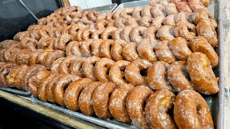 18 Of Ohio's Legendary Donut Shops That Won't Cost You Over $12 A Visit